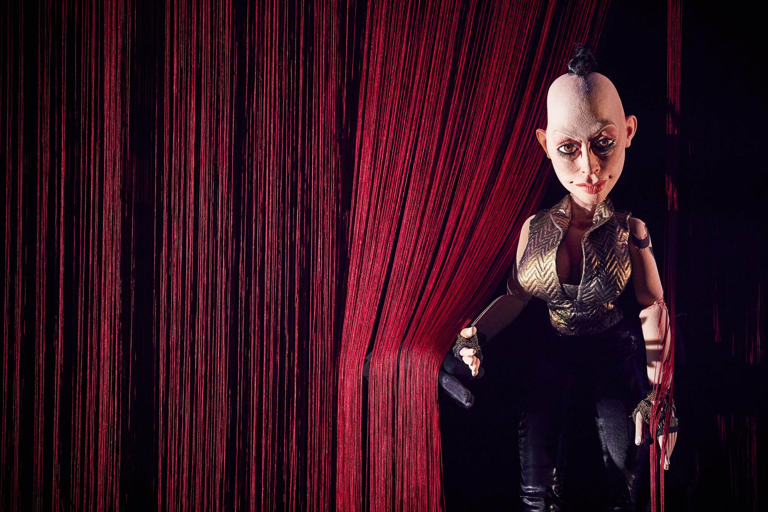 Hen : du cabaret LGBTQI+ qui décoiffe, au TMG ! – La Pépinière